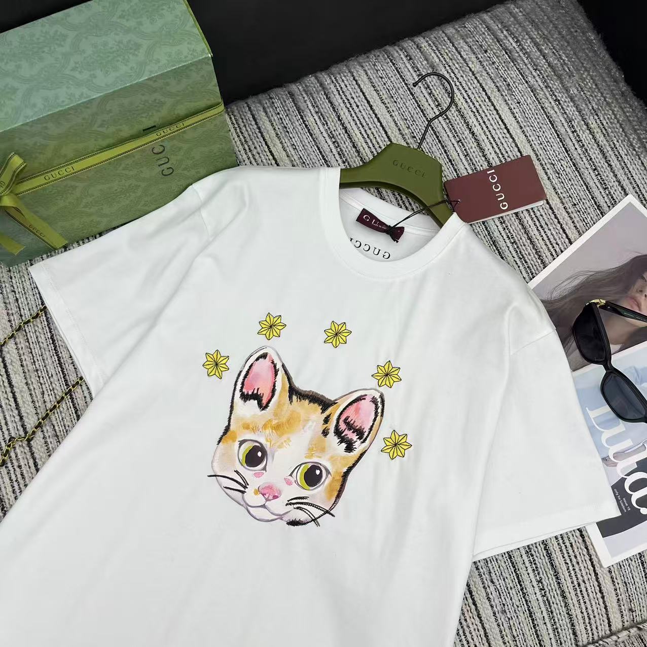 Gucci 26 Early Spring Series Embroidery Cat Round Neck Tee – Flower Bags