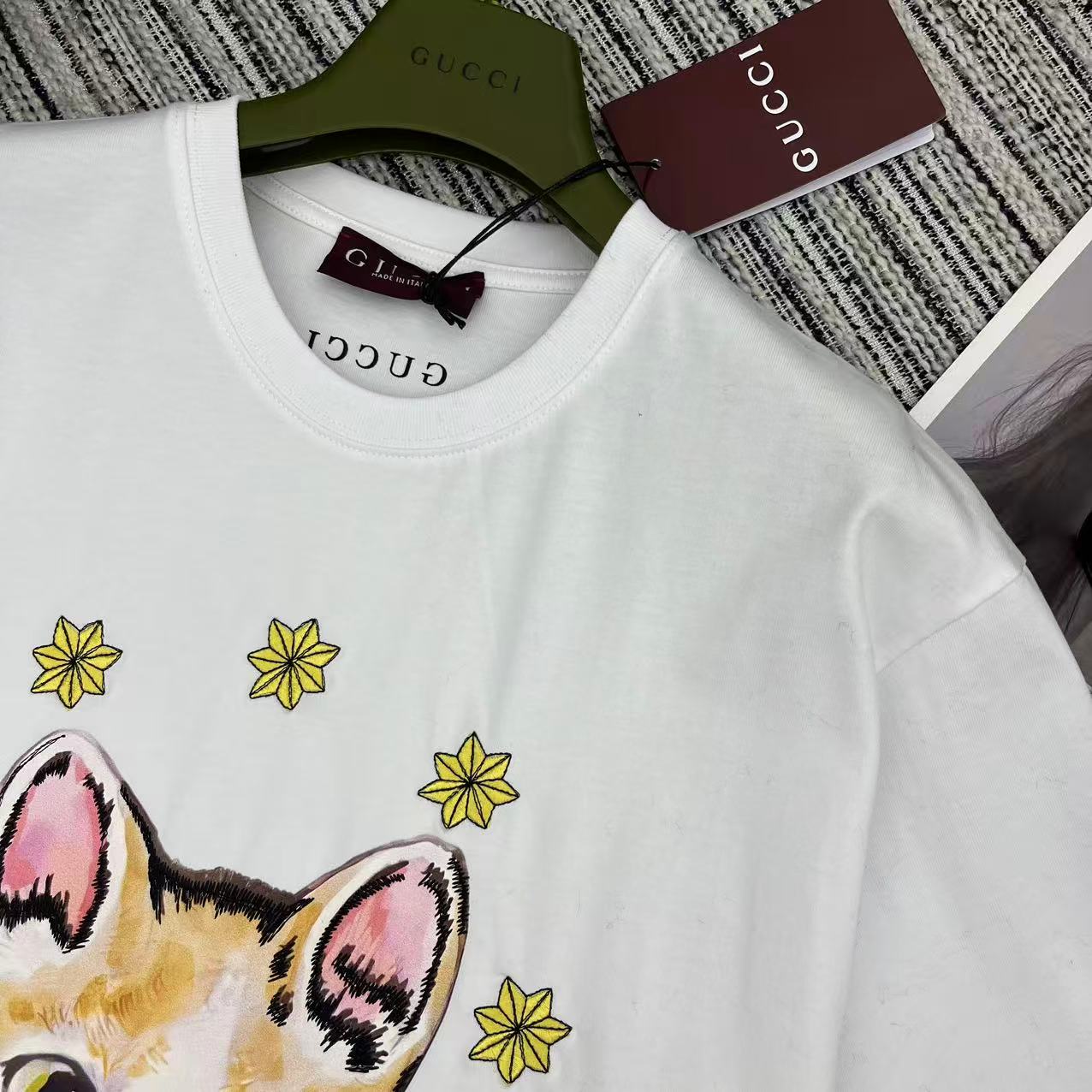 Gucci 26 Early Spring Series Embroidery Cat Round Neck Tee – Flower Bags