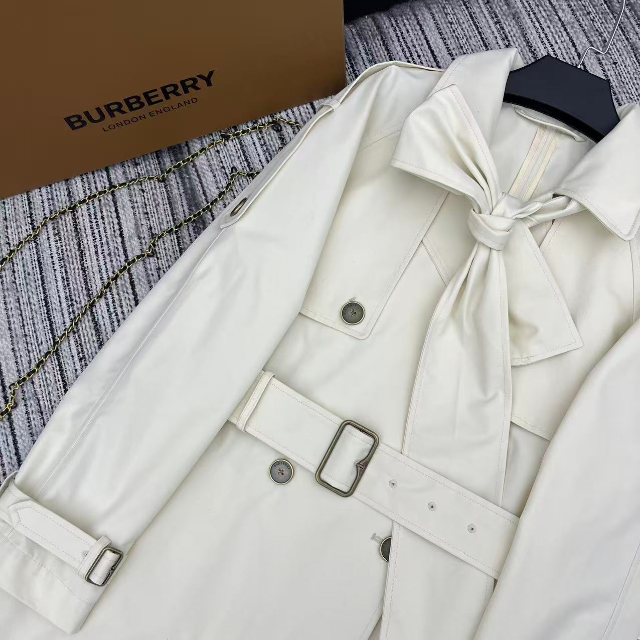 Burberry 26 Early Spring Series Trench Coat – Flower Bags